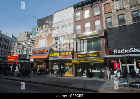 Stores and shopping in Downtown Brooklyn in New York Stock Photo - Alamy