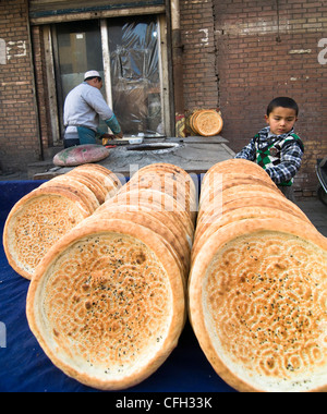 An Uyghur bakery in the old streets of Kashgar Stock Photo - Alamy