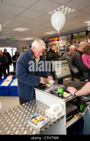 Screwfix retail & trade business supply chain articulated delivery ...