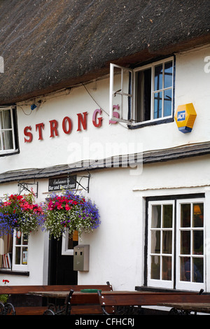 The Rose & Thistle pub at Rockbourne, Hampshire in July Stock Photo - Alamy