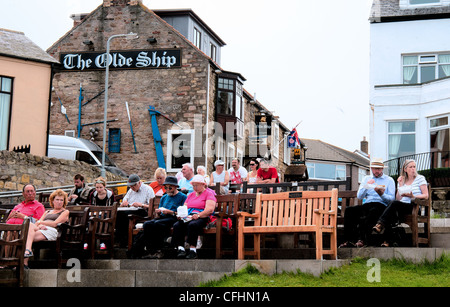 The Olde Ship Inn Seahouses Stock Photo - Alamy
