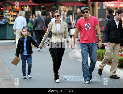 Kiersten Warren and her husband Kirk Acevedo shop at The Grove with ...