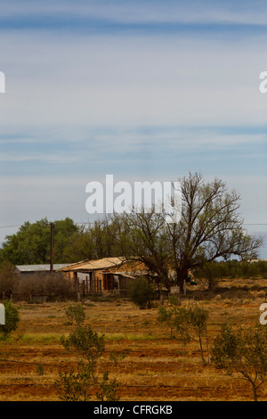 Australian outback shack Stock Photo - Alamy