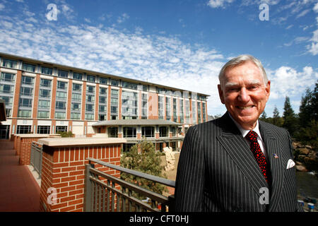 David H. Murdock, owner of Castle & Cooke Inc. and Dole Food Co. Inc ...