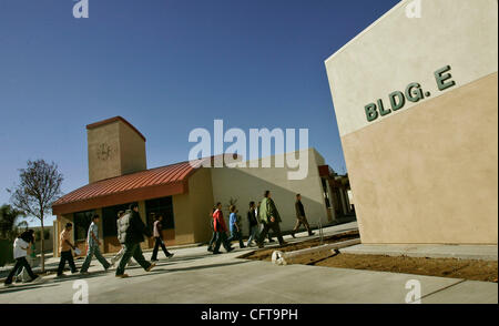 DECEMBER 19, 2006, VISTA, CA, USA , Seventh-grade students from Lincoln ...