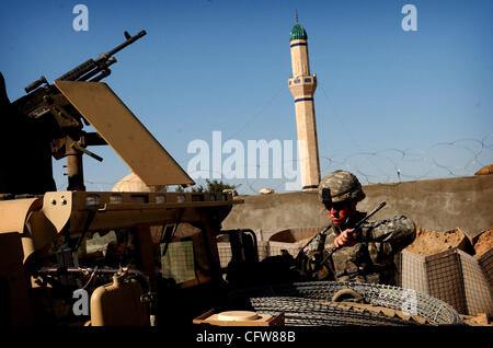 Feb 11, 2007 - Siniyah, Salah ad Din, Iraq - Capt. Antwan Dunmyer, left ...