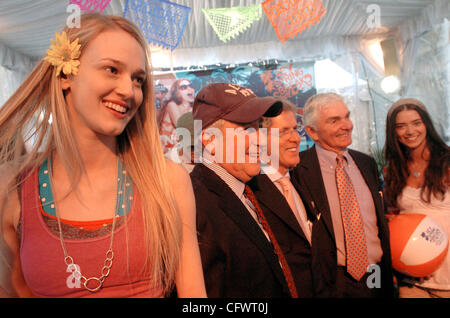 America Eagle Vice-Chairman Roger Markfield (L), Chairman Jay ...