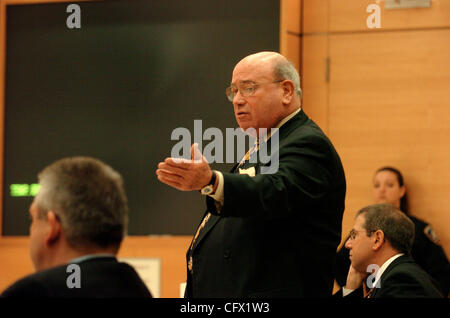 Defense attorney Michael Washor makes his opening statement at former ...