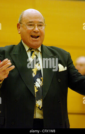 Defense attorney Michael Washor makes his opening statement at former ...
