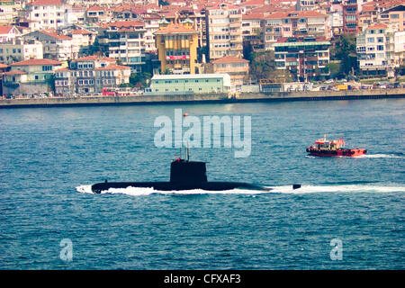 A submarine passes through the Turkish Straits in Istanbul Stock Photo ...