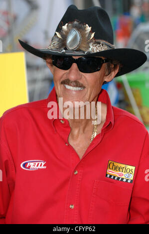 May 26, 2007 Charlotte, NC; USA, Singer ROBIN ZANDER of the band Cheap ...