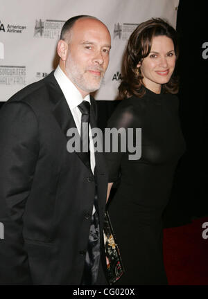 Elizabeth Vargas, Marc Cohn at arrivals for LES MISERABLES Premiere ...