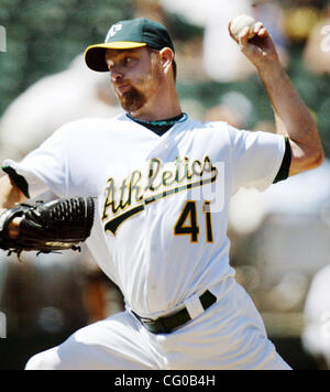 A's Alan Embree pitches as the Oakland A's take on the Cincinnati Reds ...