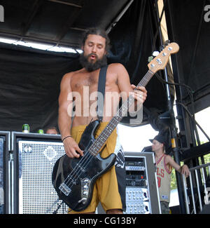 Bret Bollinger of Pepper performs at the 2007 Vans Warped Tour at the ...