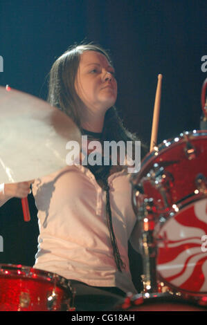 Jul. 29, 2007; Myrtle Beach, SC USA; (L-R) Drummer MEG WHITE and ...
