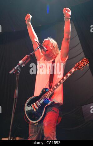 Puddle of Mudd singer Wes Scantlin performing on the main stage at the ...