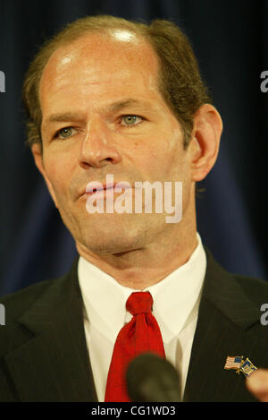 NY Governor Eliot Spitzer is joined by NY Senator Hillary Clinton to ...