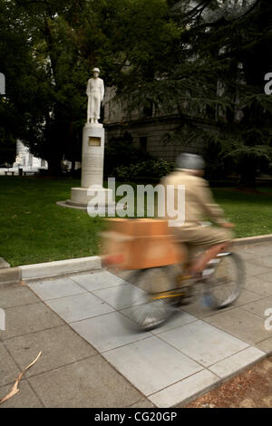 The statue honoring Mexican American servicemen on the grounds of the ...