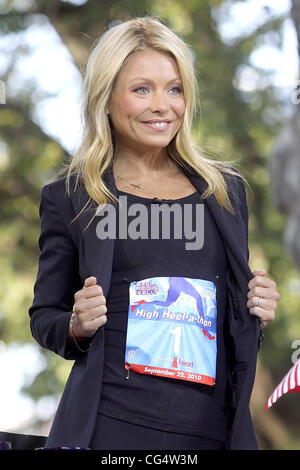 Kelly Ripa High Heel-A-Thon charity race on 'Live With Regis And Kelly ...