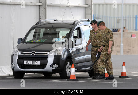Army searching cars at a security checkpoint, UK Stock Photo - Alamy