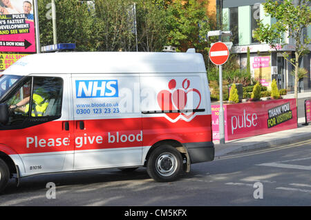 Colindale, London, UK. 10th October 2012. A Blood delivery van leaves ...