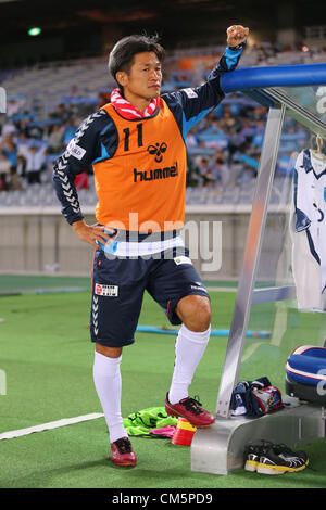 Kanagawa, Japan. 10th October 2012. (L to R) Kazuyoshi Miura (Yokohama ...