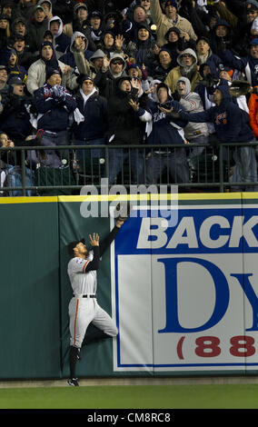 San Francisco Giants right fielder Mike Yastrzemski (5) against the ...