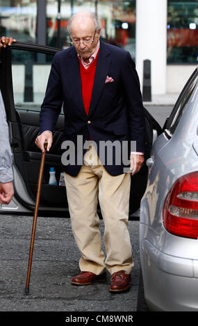 David Jacobs CBE British actor and broadcaster seen arriving at the BBC ...
