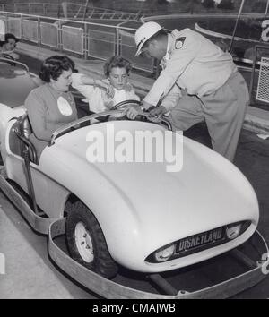 ALAN LADD, with wife Sue Carol at the Players Club, July 10th, 1942 ...