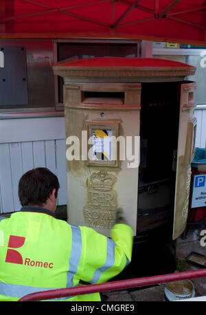 8th Aug 2012. Postbox painted gold commemorating Nick Skelton`s ...