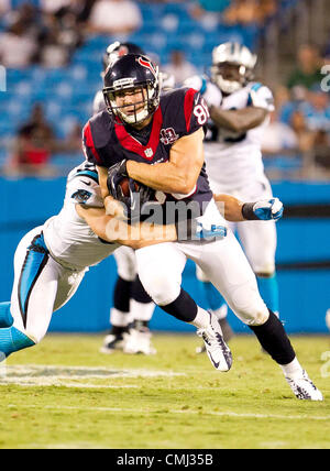 Garrett Graham (88) of the Houston Texans makes a gain on a pass ...