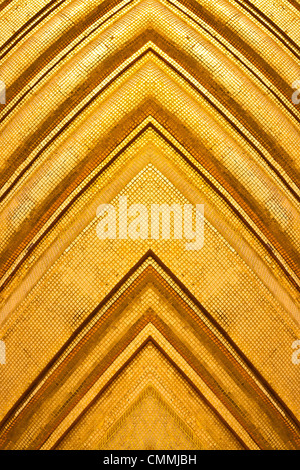 Gold tile background Stock Photo - Alamy