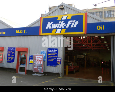 Kwik Fit Garage Sign UK Stock Photo - Alamy