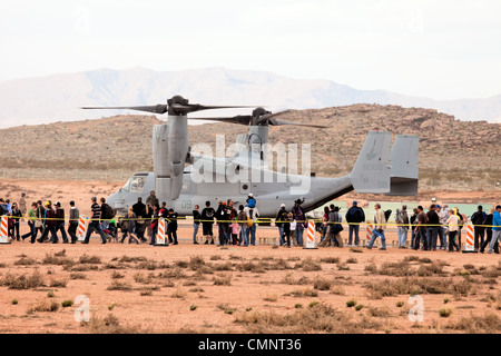 Aircraft V22 Osprey Vertical takeoff Landing troop transport for war ...