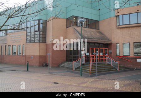 Hammersmith Magistrates & Youth Courts and West London County Court ...