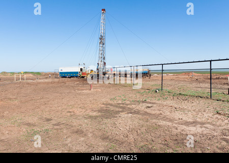 Installation for workover wells in the drilling site Stock Photo - Alamy