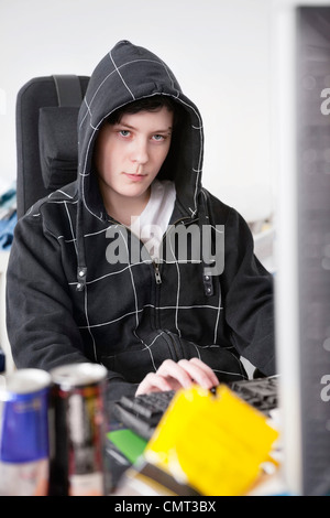 Person Looking At Computer Screen Stock Photo - Alamy