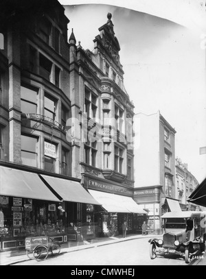 Dudley Street, Wolverhampton, 1920s. Shops include clothiers Buxton ...