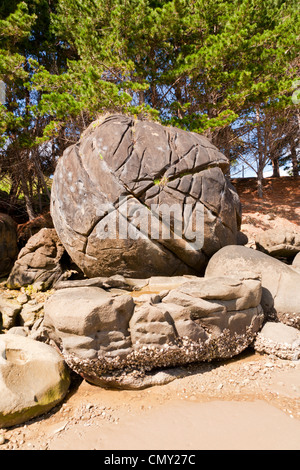Koutu Boulders in Northland - New Zealand Stock Photo - Alamy