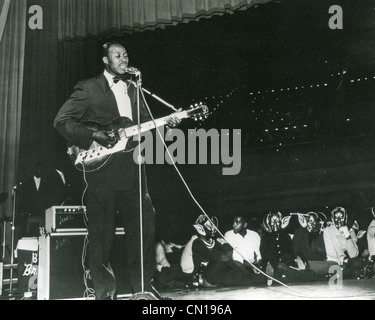 JIMMY REED (1925-1976) US Blues musician about 1955 Stock Photo - Alamy