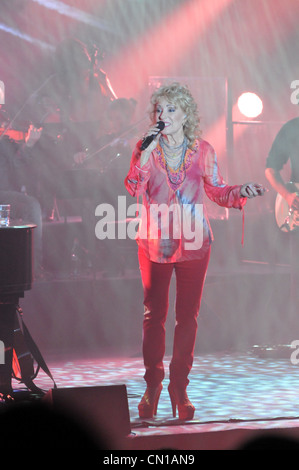 Mati Caspi and Riki Gal performed their new concert called " What is ...