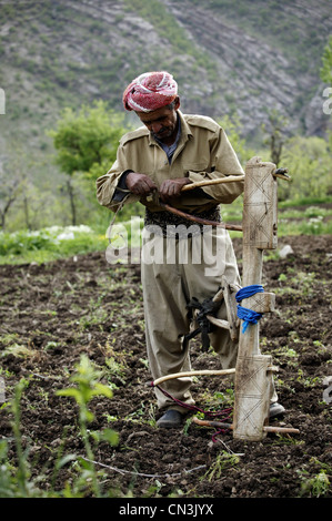 A farmer in Iraqi Kurdistan Stock Photo: 47409223 - Alamy