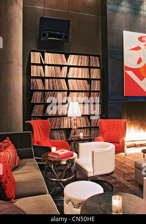 Living Room at the W Austin Hotel Stock Photo - Alamy