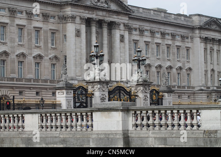 Buckingham Palace Windows,London,England Stock Photo - Alamy