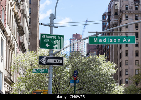 Madison Avenue street sign, New York Stock Photo - Alamy