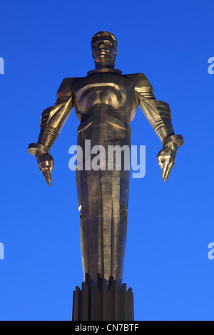 Statue of Yuri Gagarin (1934-1968) at Star City, Russia Stock Photo - Alamy