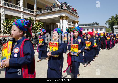 Yearly procession to monastery on Pa Oh minority National Day. Taungyi ...