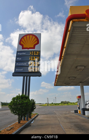Shell American station gasoline pump in USA US horizontal hi-res Stock ...