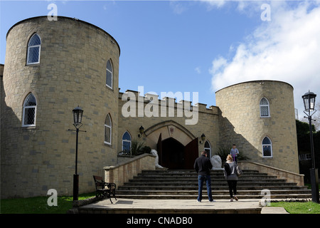 Entrance to Church of Scientology headquarters, Saint Hill Manor in ...