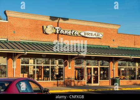 Exterior of Panera Bread chain restaurant Plymouth, Massachusetts USA ...